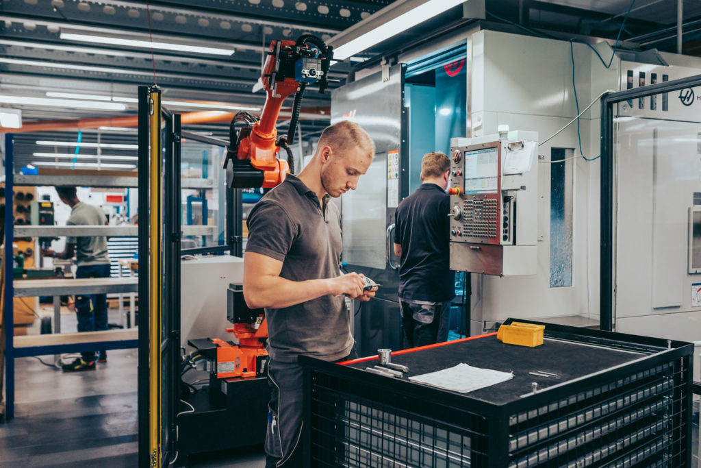 Leistungsstarke Fertigung, schnelle Produktion, termingerechte Lieferung.
